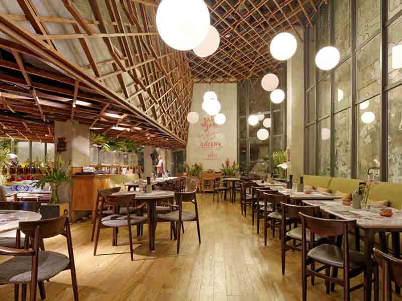 Coffee Shop Bandung: Interior Kayu Minimalis untuk Suasana Hangat