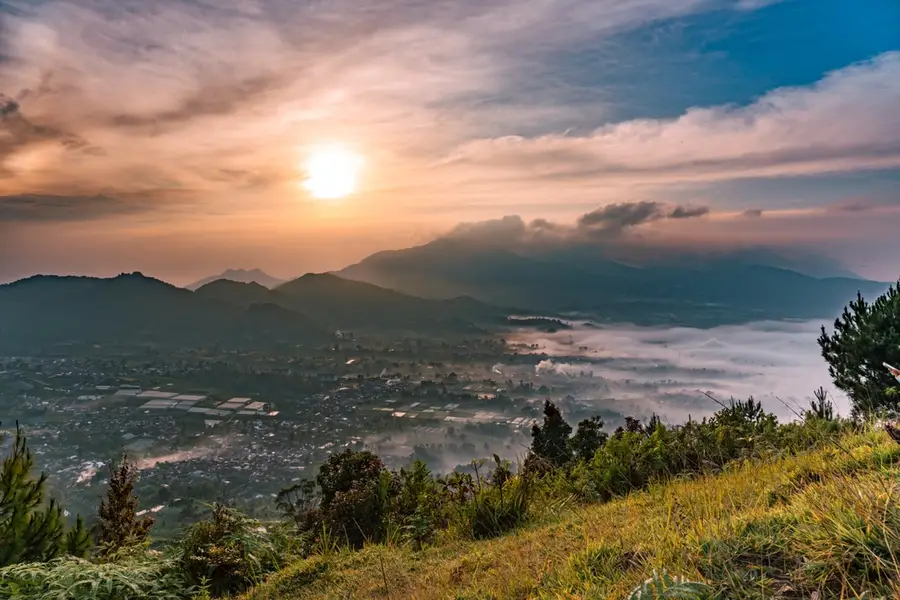Misteri Gunung Putri Lembang: Antara Legenda dan Pesona Alam - Bandung ...